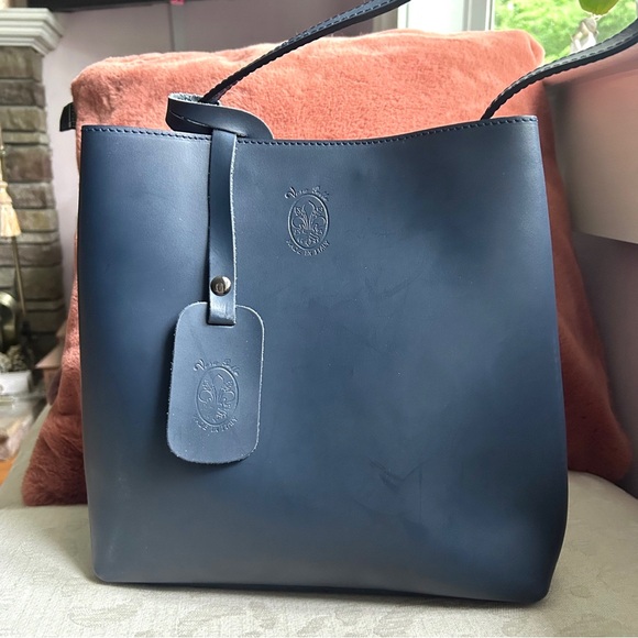 Vera Pelle | Bags | Vera Pelle Navy Italian Leather Tote Shoulder Bag ...